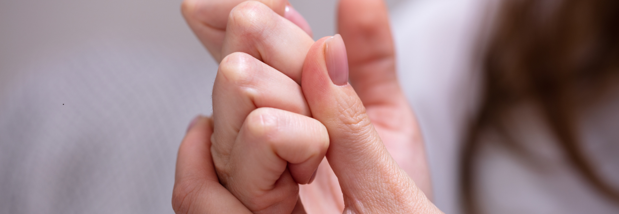 Is Knuckle Cracking Hurting Your Fingers? | Health and Me
