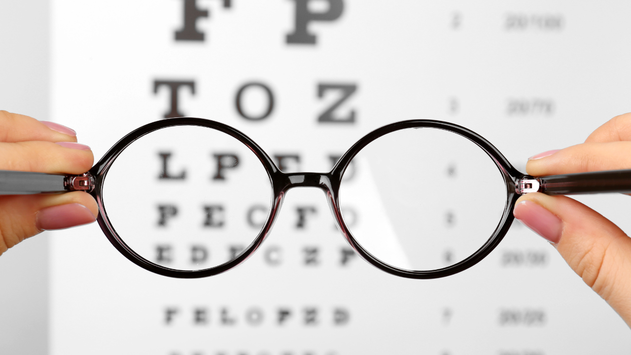 How Do These New FDA-Approved Eyeglasses Treat Myopia? | Health and Me