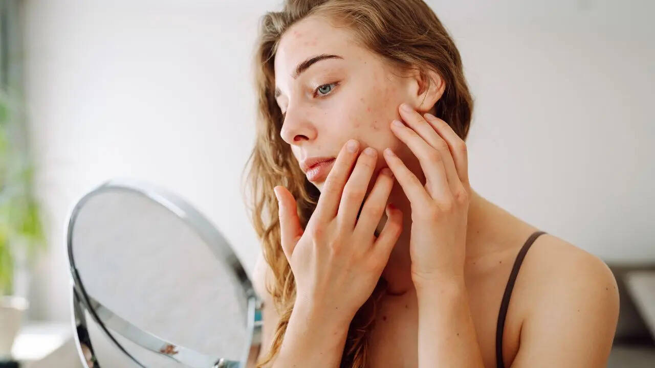 Is Your Skin Reacting to Toxic Air? Dermatologists Point to 8 Early ...