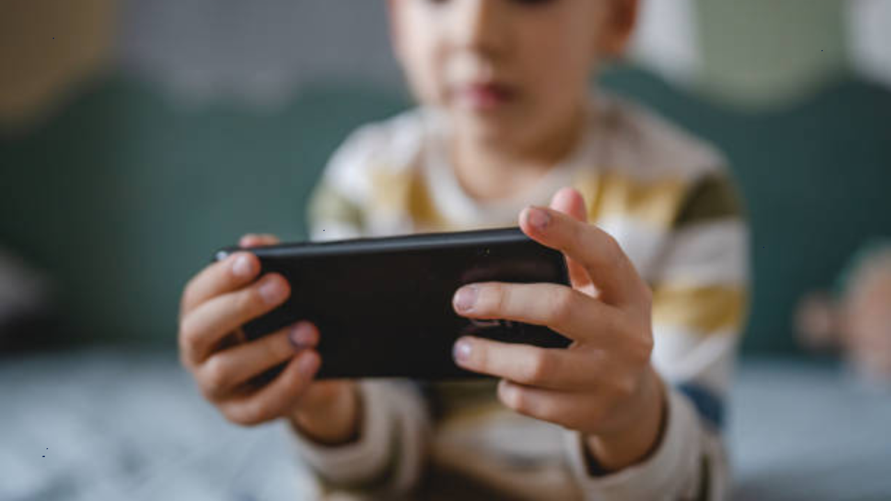 US Surgeon General Issues Advisory To Limit Children's Screen Time ...
